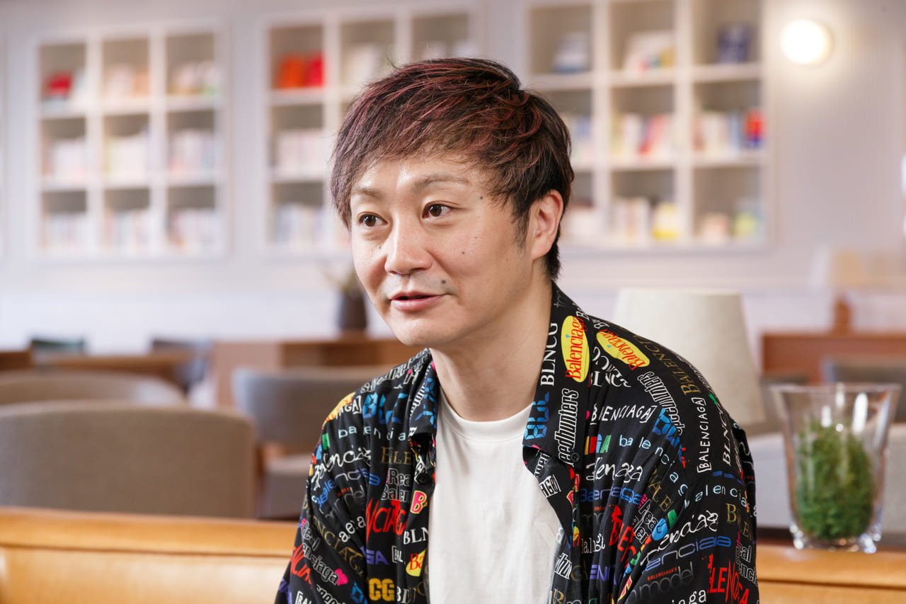 小高和刚表示近期全心投入工作中，或许将在近未来公布新作相关情报。 - Gamicsoft